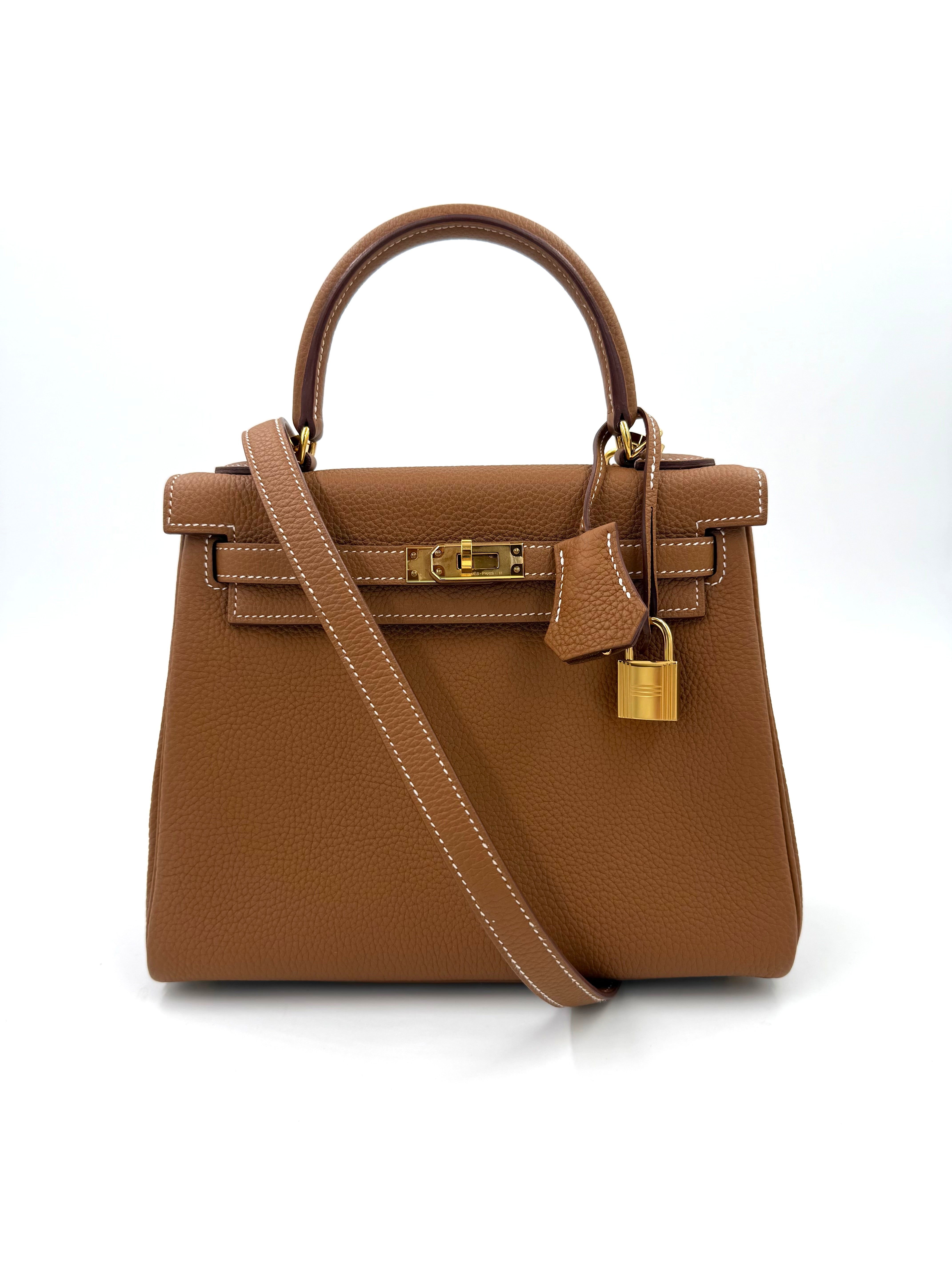 HERMÈS Kelly 25 Togo Gold GHW – Clutch & Macarons